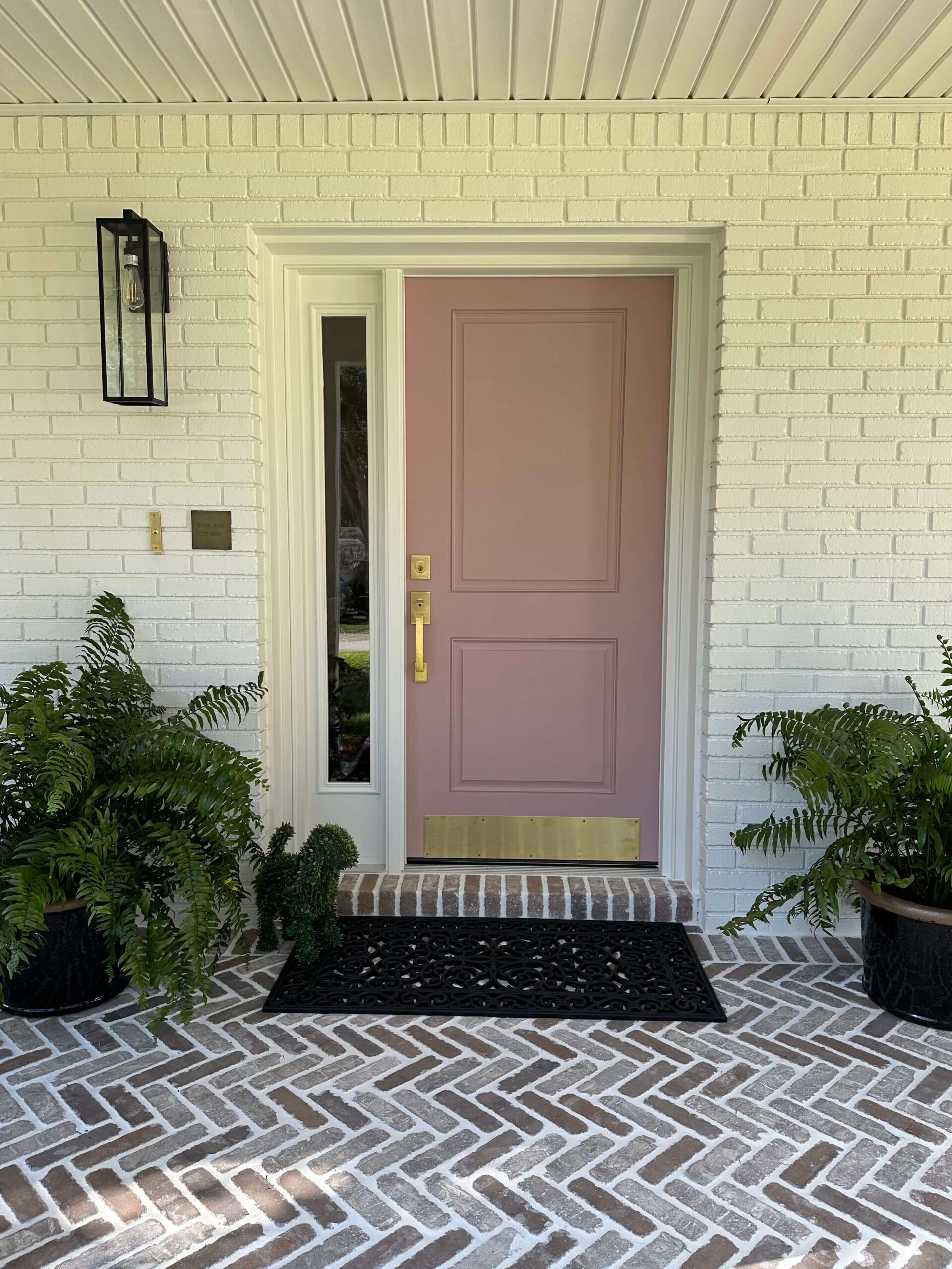 Pretty in Pink: Dusty Rose Paint Colors - izzy-living.com