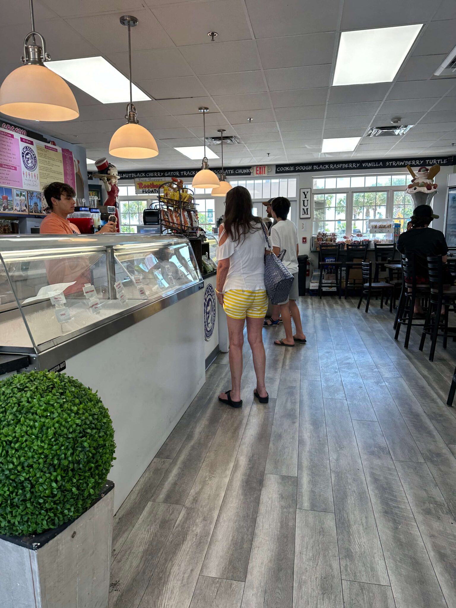 Get the Scoop: Ice Cream Shops on Anna Maria Island - izzy-living.com