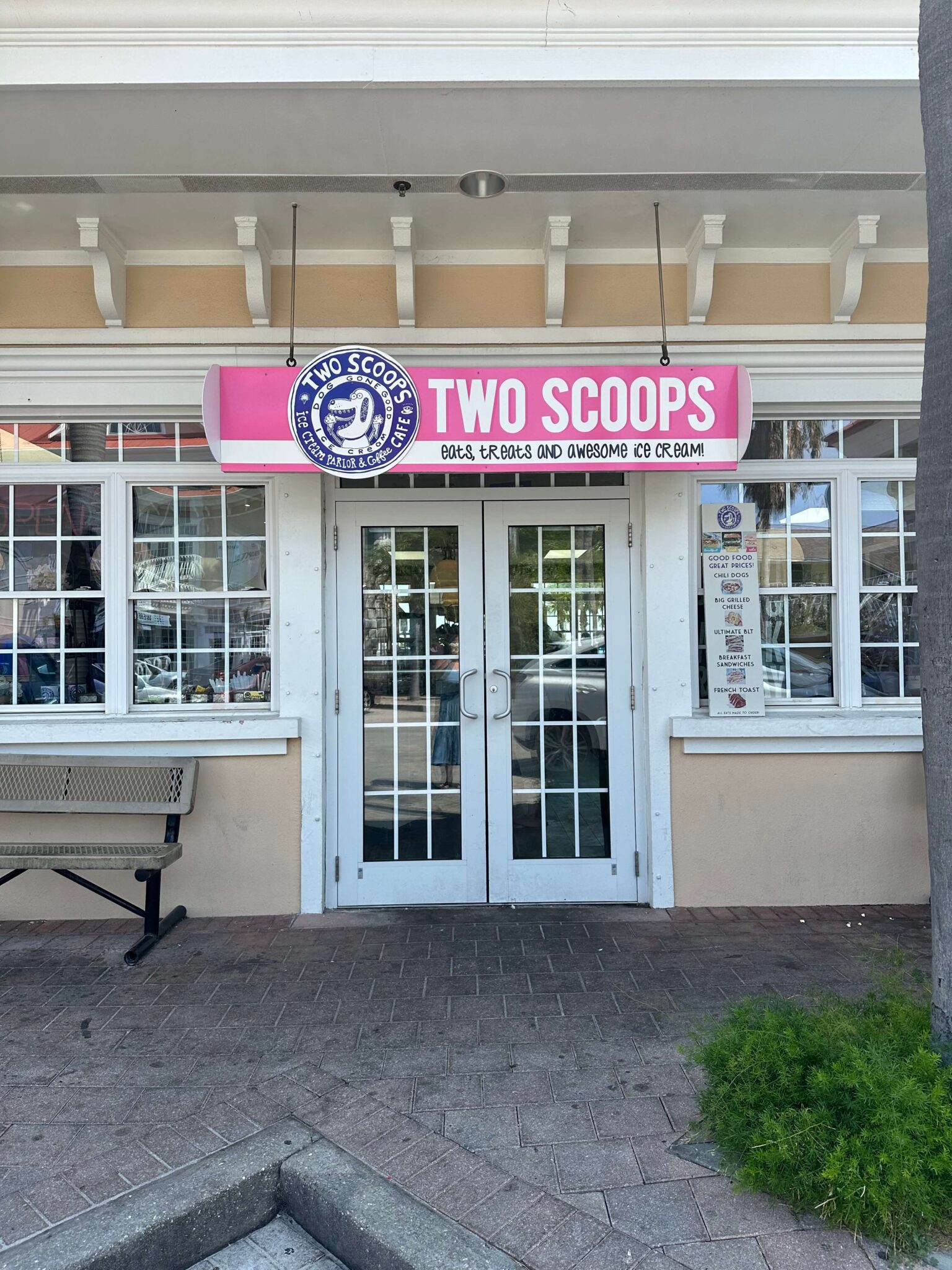 Get the Scoop: Ice Cream Shops on Anna Maria Island - izzy-living.com