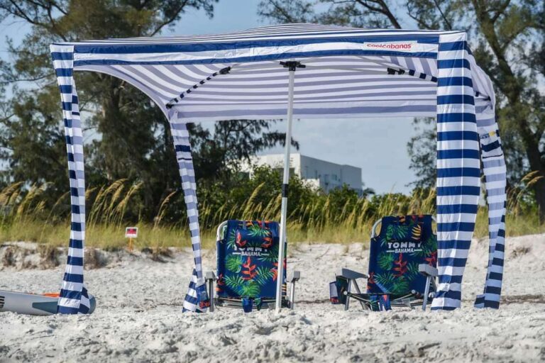 Beach Equipment Setup on Anna Maria Island - izzy-living.com