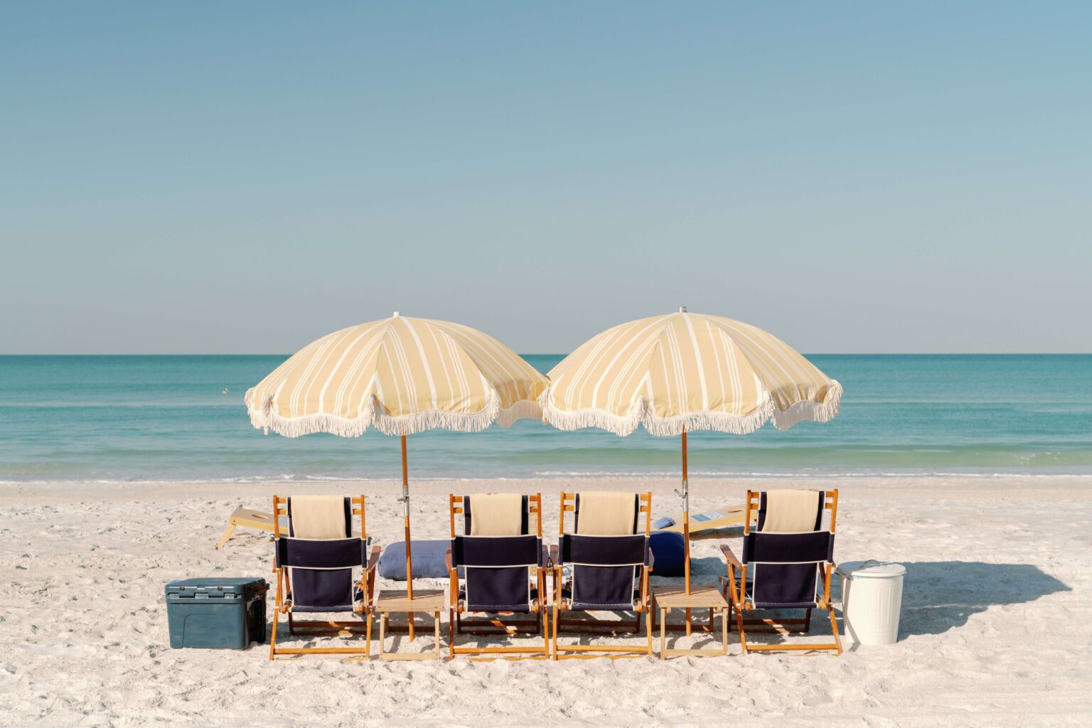 Beach Equipment Setup on Anna Maria Island - izzy-living.com