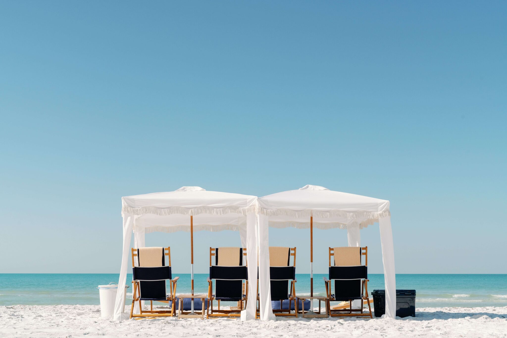 Beach Equipment Setup on Anna Maria Island - izzy-living.com