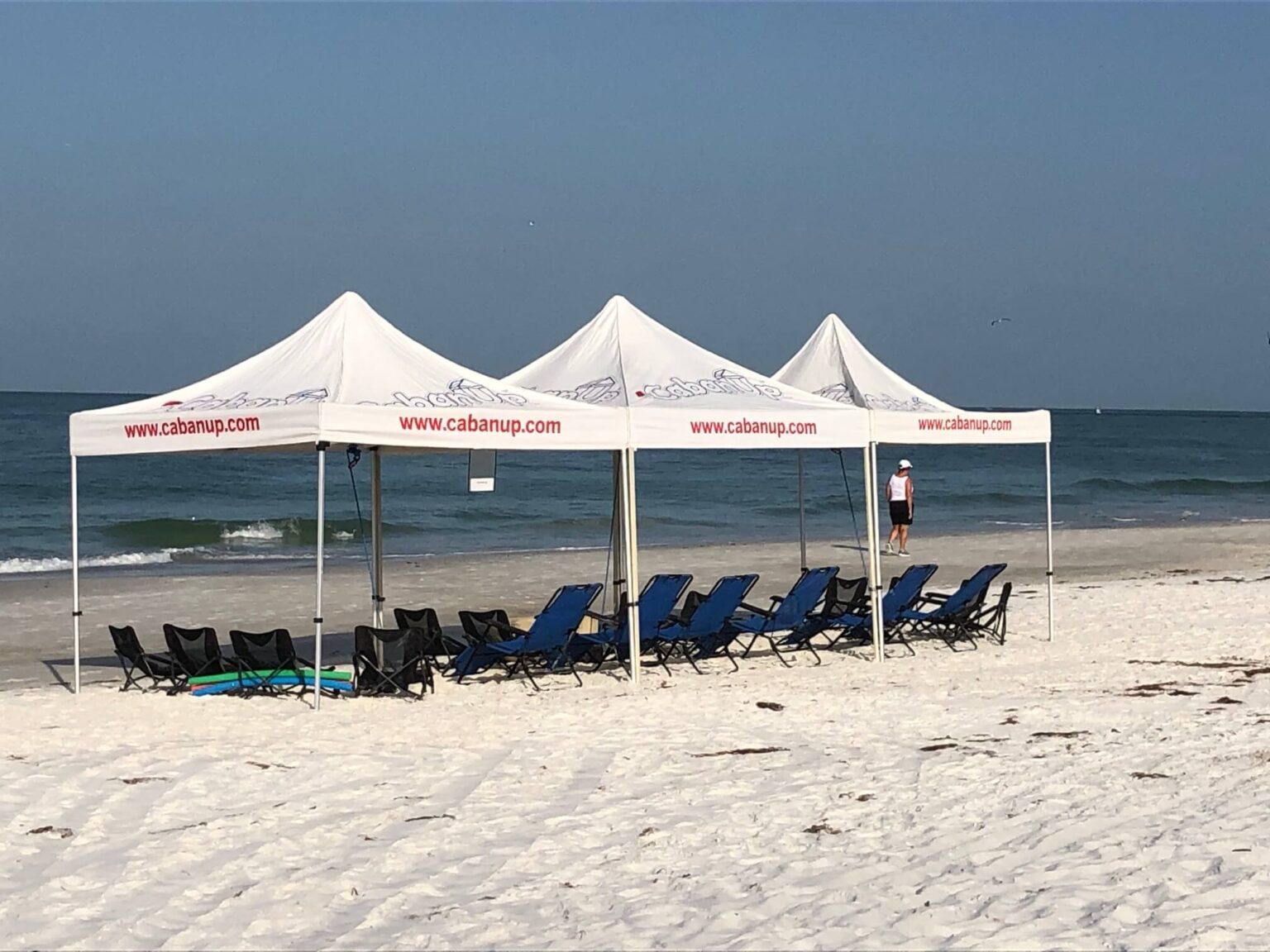 Beach Equipment Setup on Anna Maria Island - izzy-living.com