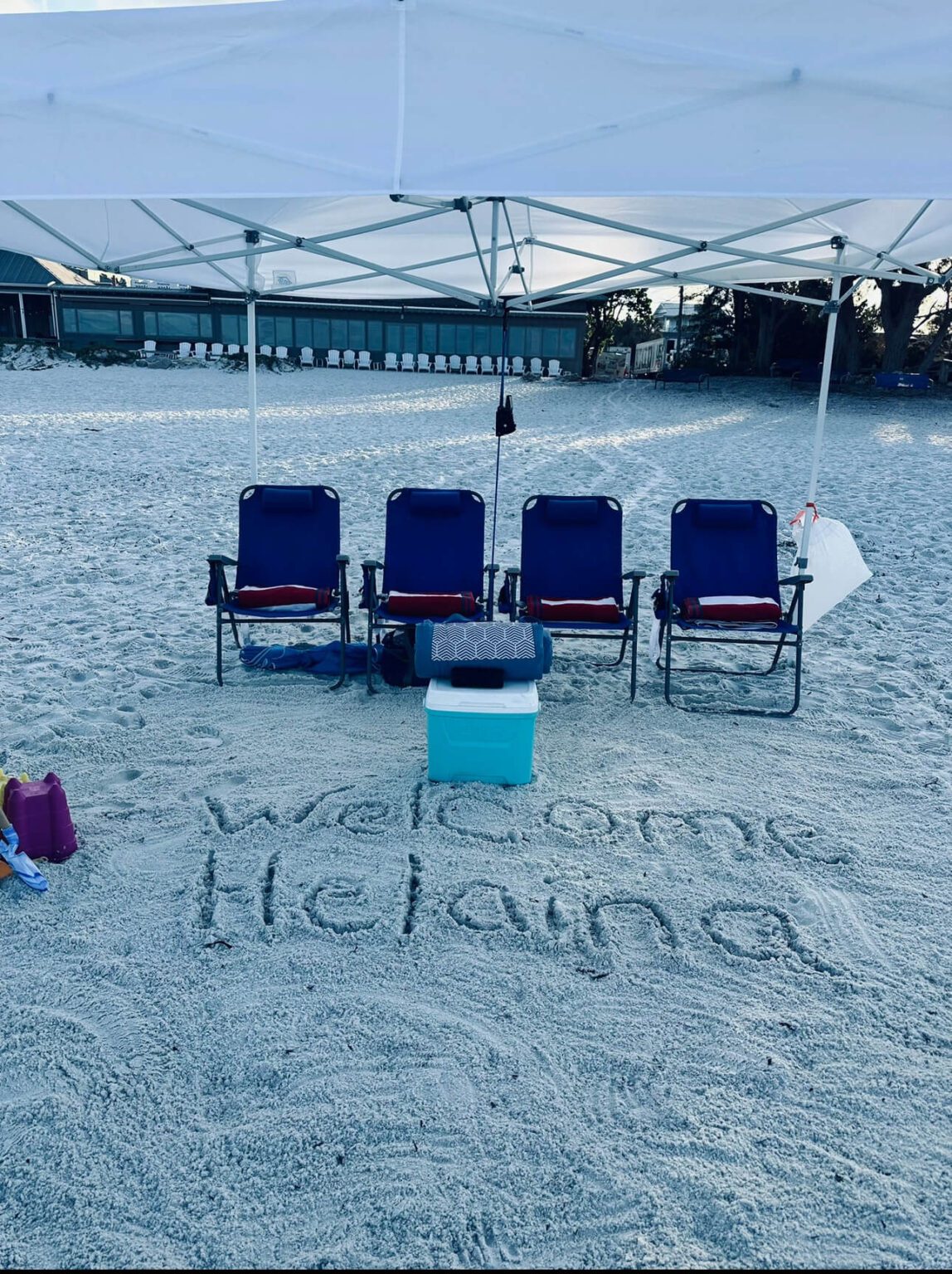 Beach Equipment Setup on Anna Maria Island - izzy-living.com