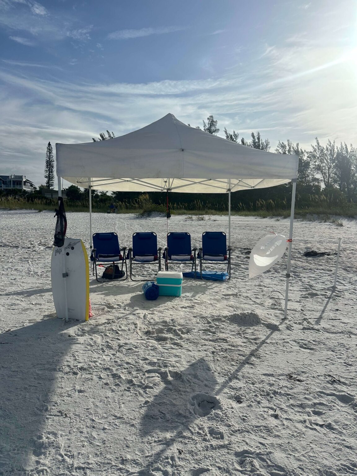 Beach Equipment Setup on Anna Maria Island - izzy-living.com