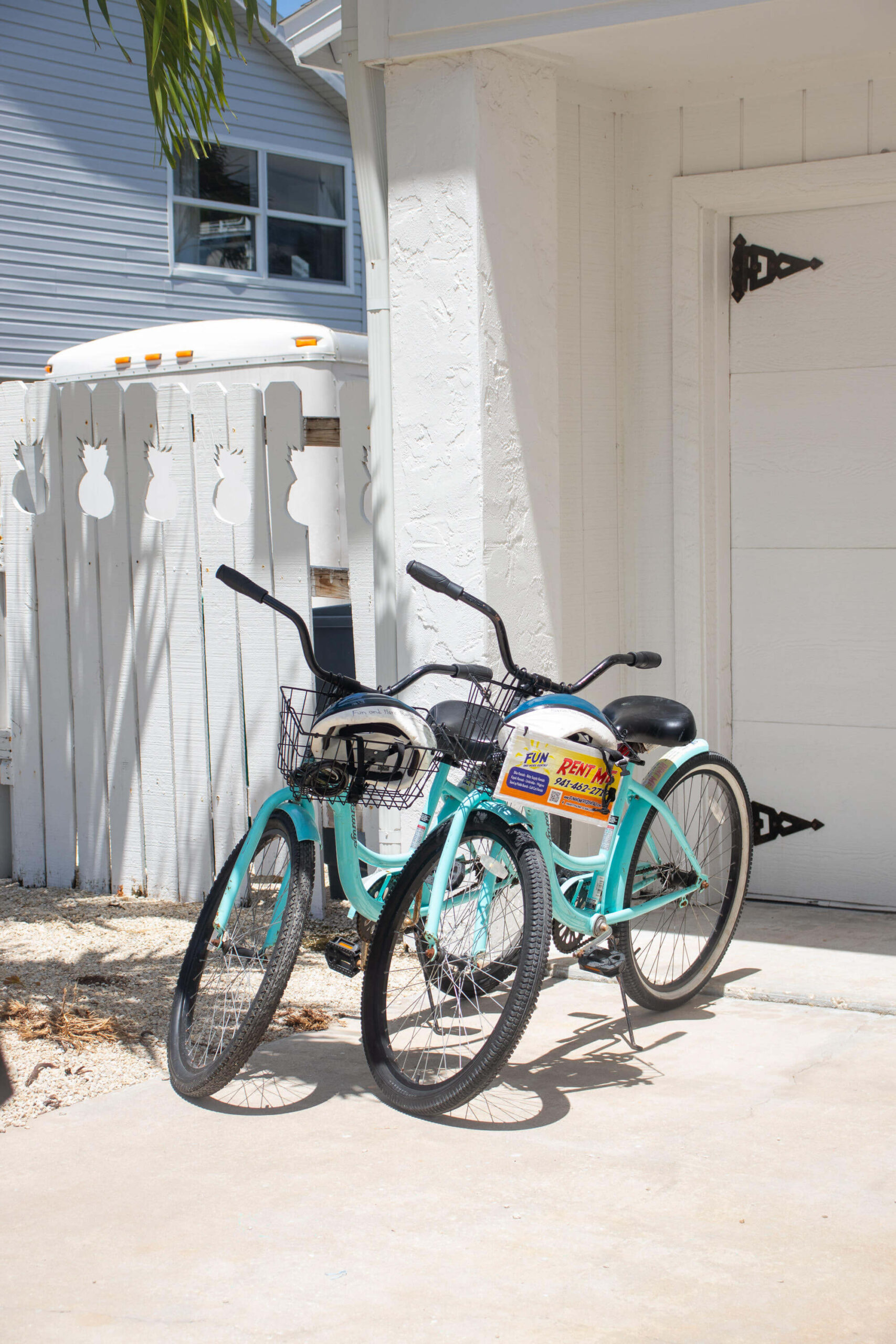 Pedal Your Way Through Beautiful Anna Maria Island - izzy-living.com