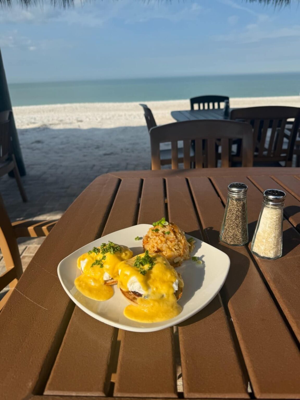Ultimate Guide to Breakfast on Anna Maria Island - izzy-living.com
