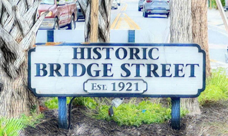 Ultimate Guide to Bridge Street on Anna Maria Island - izzy-living.com
